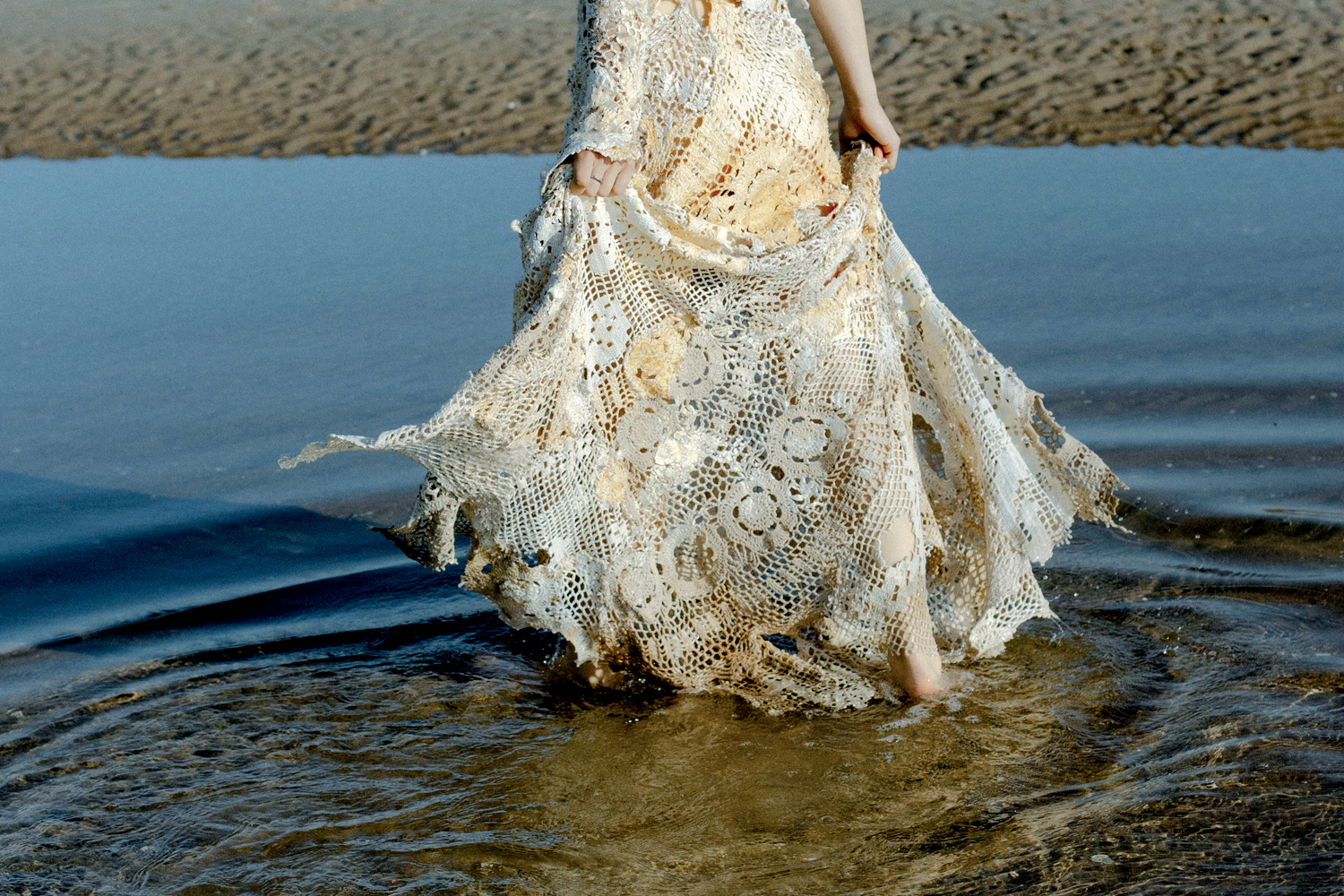 Designer grows a biodegradable wedding gown - Specialty Fabrics Review